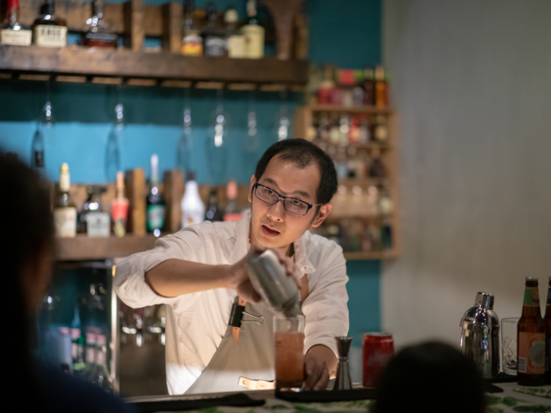 How to Open a Bar in 7 Simple Steps - Unix Commerce