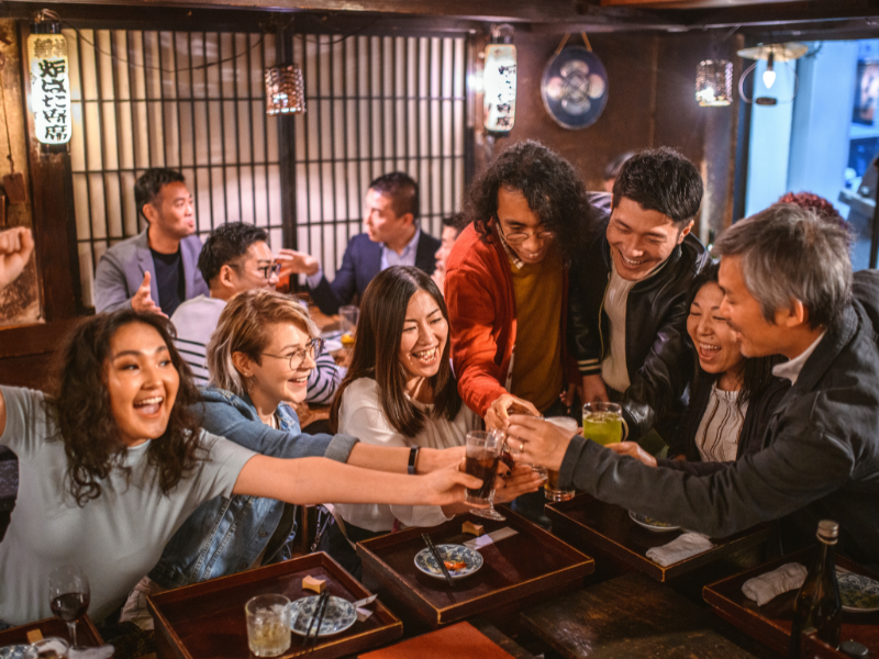 How to Plan a Bar Crawl: A Savvy Bar Owner’s Guide - Unix Commerce